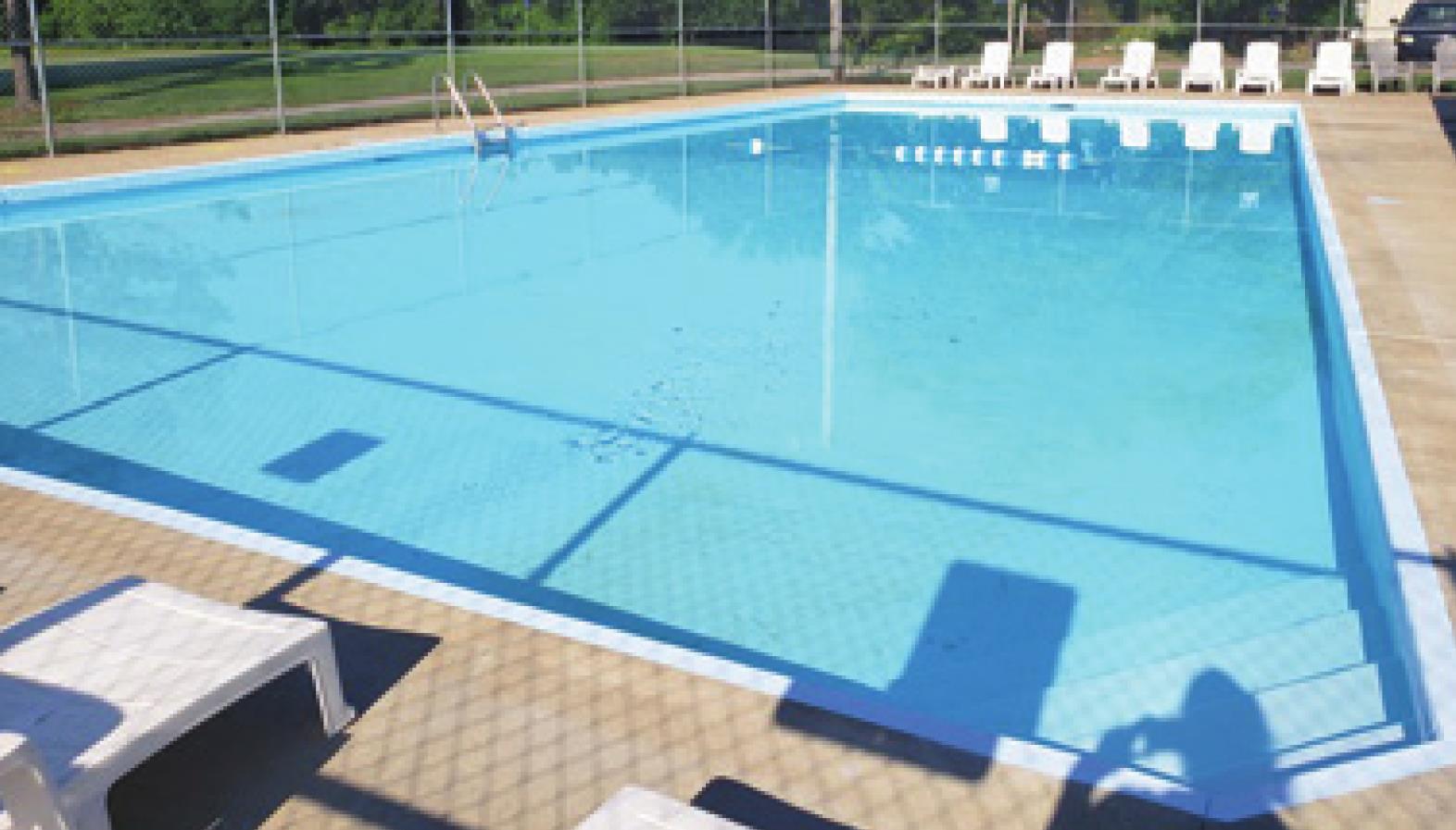Baxter Springs Country Club offers golf, swimming, more | Columbus News ...